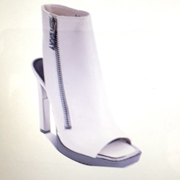 Dkny | Shoes | Dkny Malia Square Toe Shootie Size 9 | Poshmark